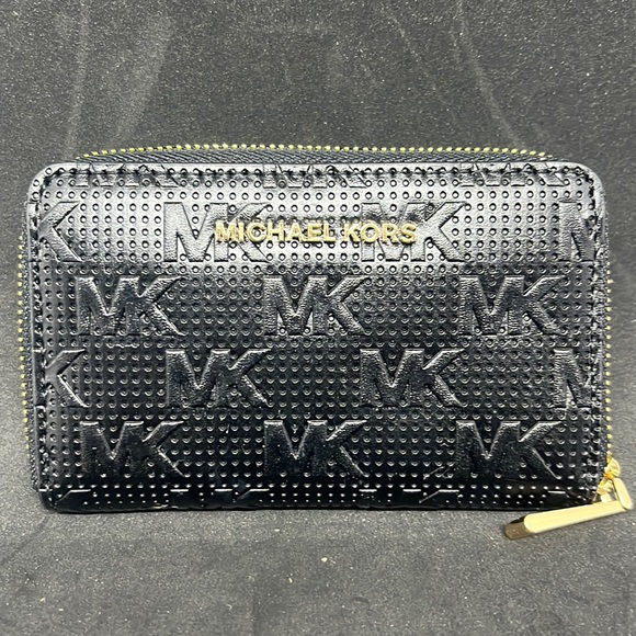 MICHAEL Michael Kors | Bags | Michael Kors Signature Logo Jet Set Card ...
